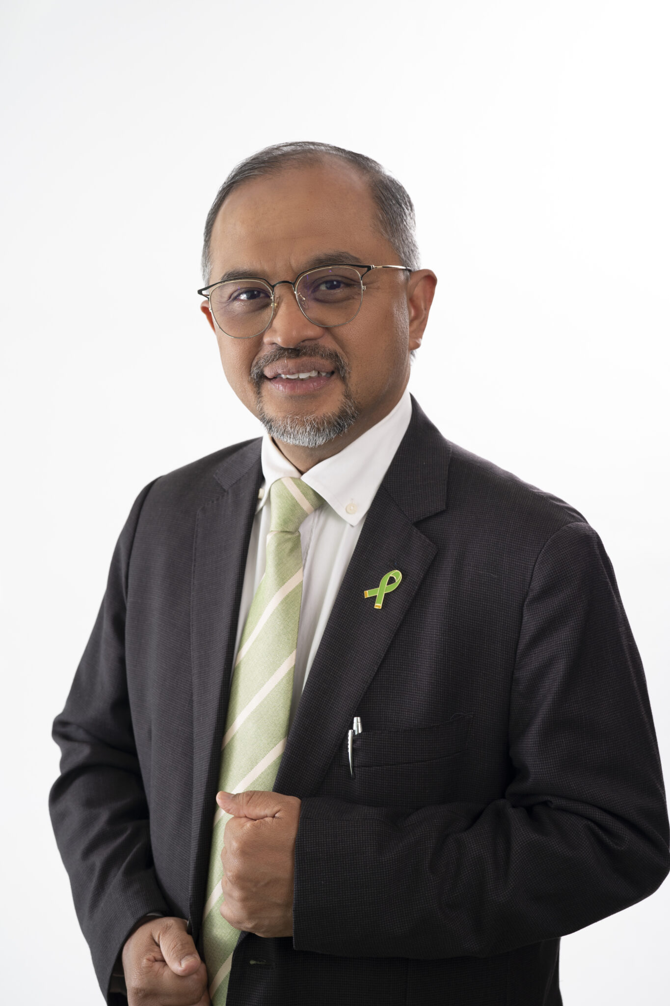 CEO Profile – Premier Integrated Labs
